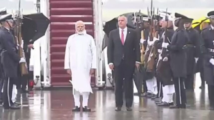 PM Modi Sings National Anthem in the Rain; Internet Goes Crazy