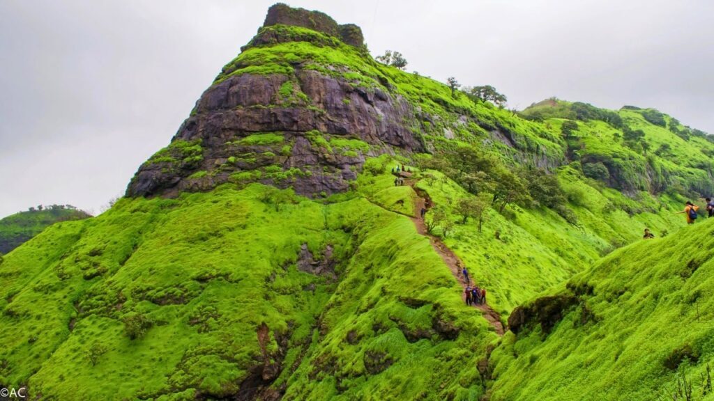Maharashtra Famous Hill Station Where No One Can Blow Horn Or Drive A Car